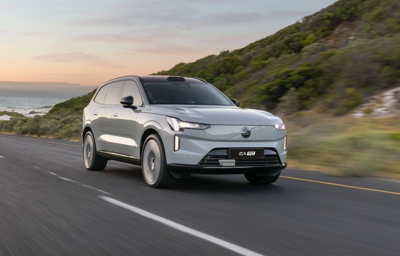 Electric Volvo EX90 (2025) Price & Specs