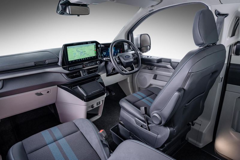 Ford Tourneo Custom Titanium X (2025) Price & Specs