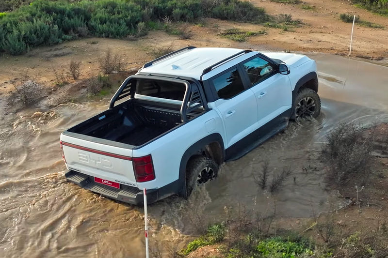 BYD Shark vs Ranger Raptor: Off-road Comparison