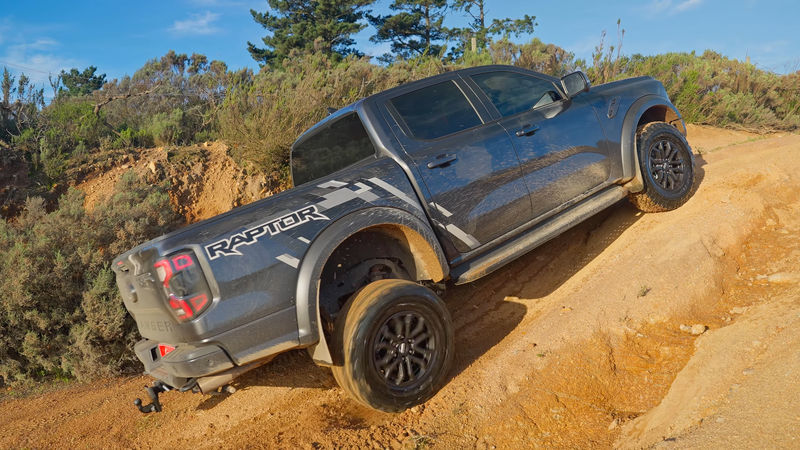 BYD Shark vs Ranger Raptor: Off-road Comparison