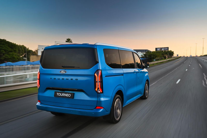 Ford Tourneo Sport & Titanium X (2025) Launch Review