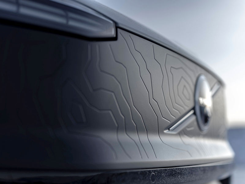 Volvo EX30 Cross Country (2025) Price & Specs