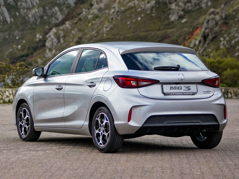 How well did the MG3 hatchback sell in its 1st full month?