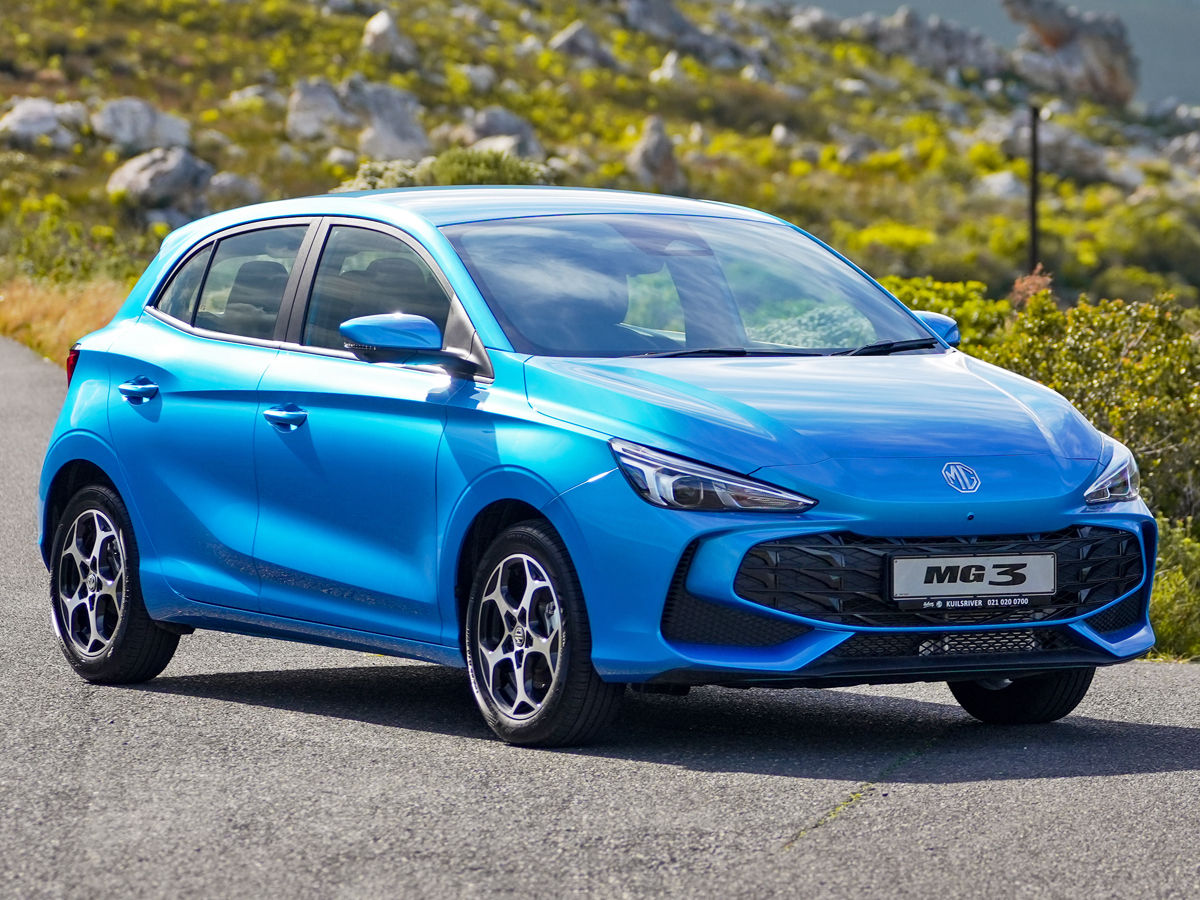 How well did the MG3 hatchback sell in its 1st full month?
