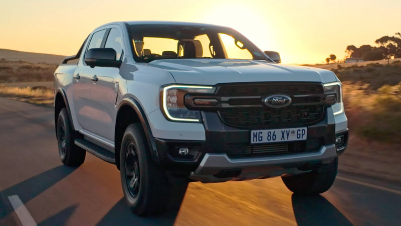 Hilux Legend 55, Ranger Tremor... or wait for new Hilux?