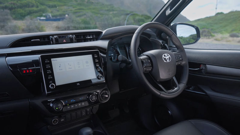 Hilux Legend 55, Ranger Tremor... or wait for new Hilux?