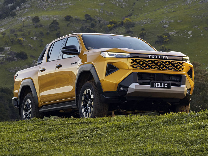 New Toyota Hilux bakkie fully revealed!
