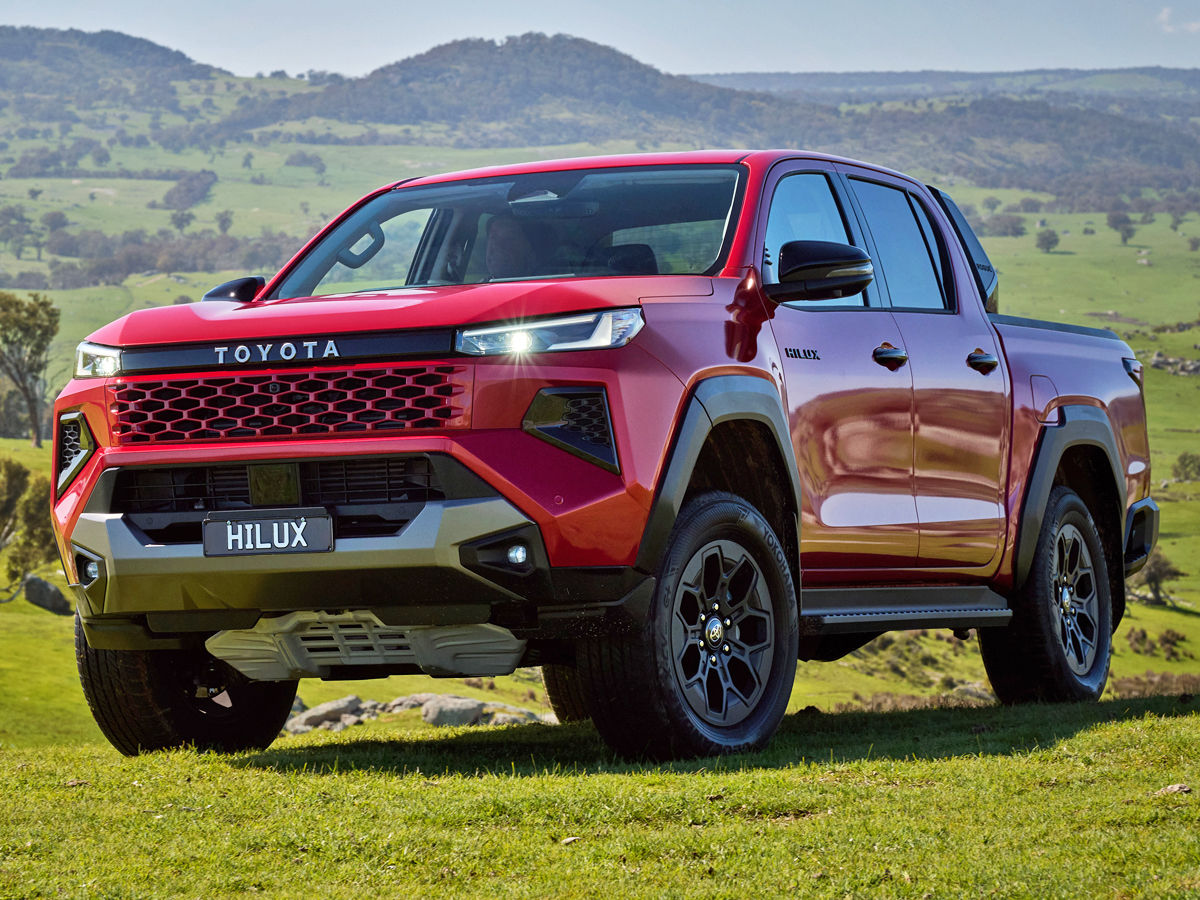 New Toyota Hilux bakkie fully revealed!